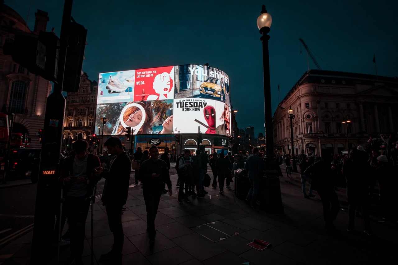 How to Advertise Your Business in London - Women Talking Online Magazine